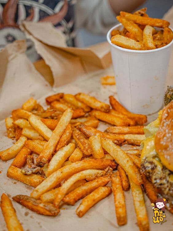 Five Guys Burger 1 ใน 3 สุดยอดเบอร์เกอร์อเมริกา - lulla : ร้านกิน . ที่ ...